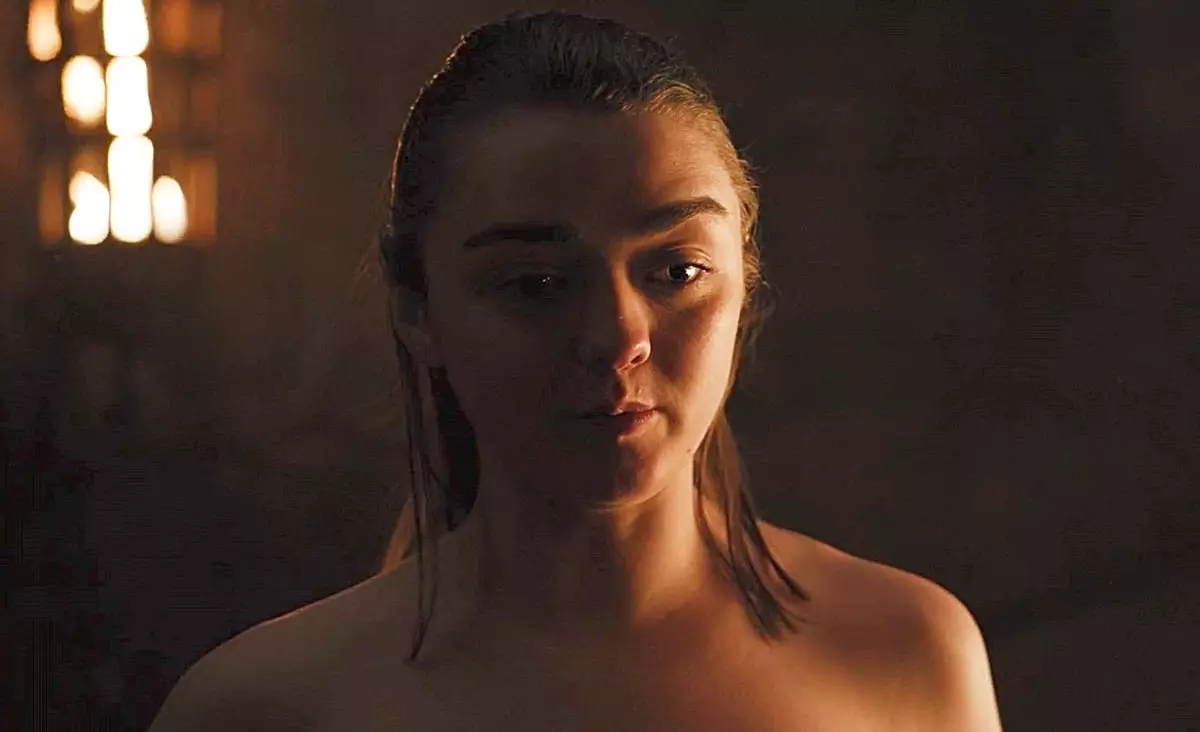 "Game of Thrones" ha regalato ad Arya Stark la sua prima scena di sesso e Twitter è andato fuori di testa